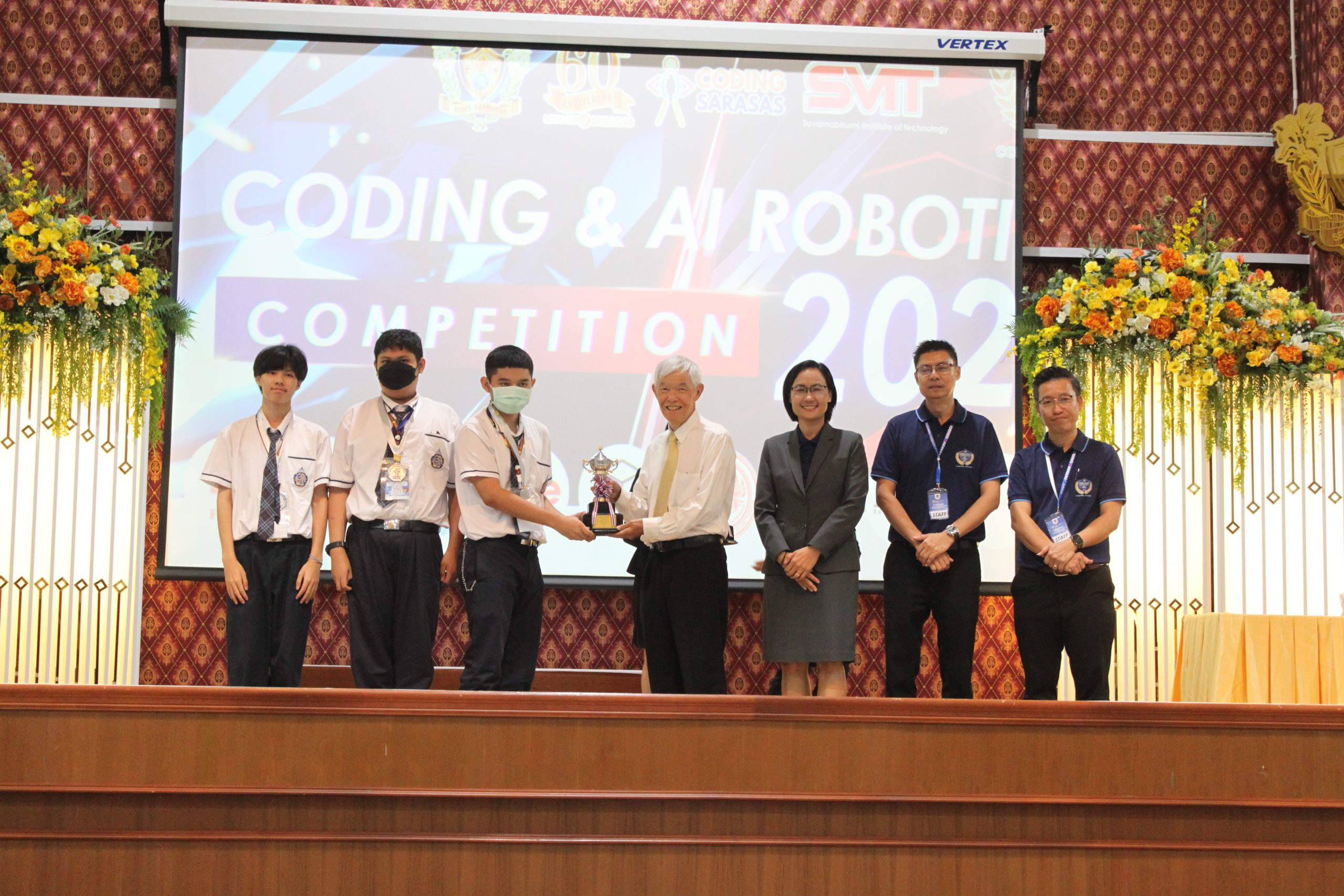 ขอแสดงความยินดีกับนักเรียนคนเก่งของเราที่คว้ารางวัลการแข่งขัน CODING Ai ROBOTIC - St.Peter